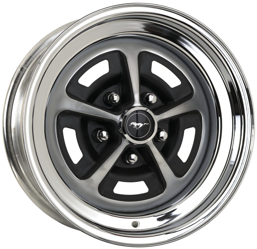Magnum 500 15x7 5-4,5 BS:4,25" m/spinner kopp • Eiker Motorshop